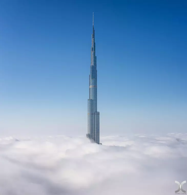 O rañaceos máis alto do mundo nadando nas nubes 9954_2