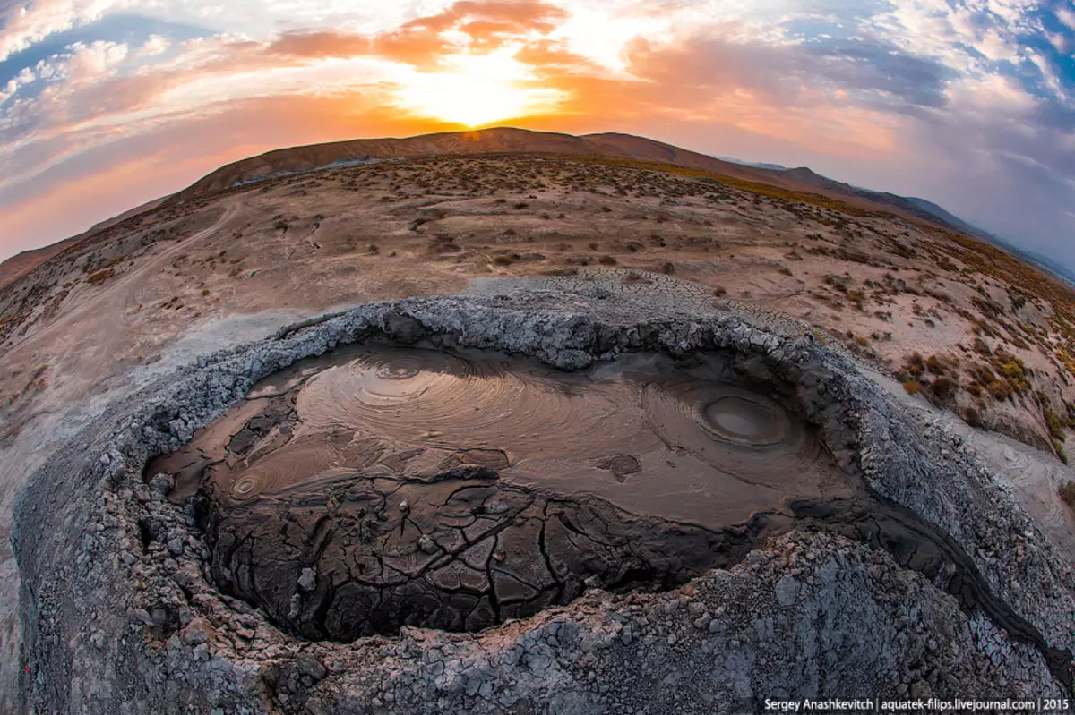 Gobustan mud volcanoes. 9984_9