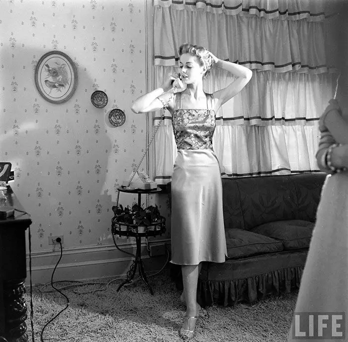 Retro Charm: Elegantaj virinoj en nigraj kaj blankaj verkoj Nina Lin (Nina Leen) 10212_19