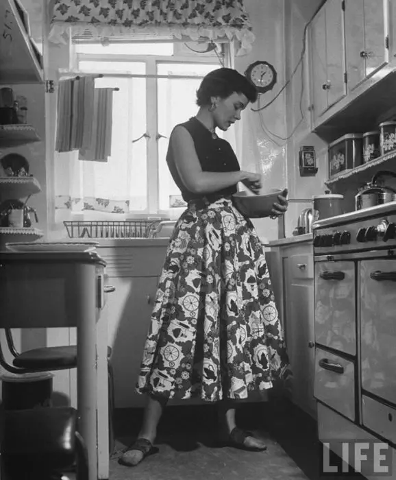 Retro Charm: Mná galánta in oibreacha dubha agus bán Nina Lín (Nina Leen) 10212_22