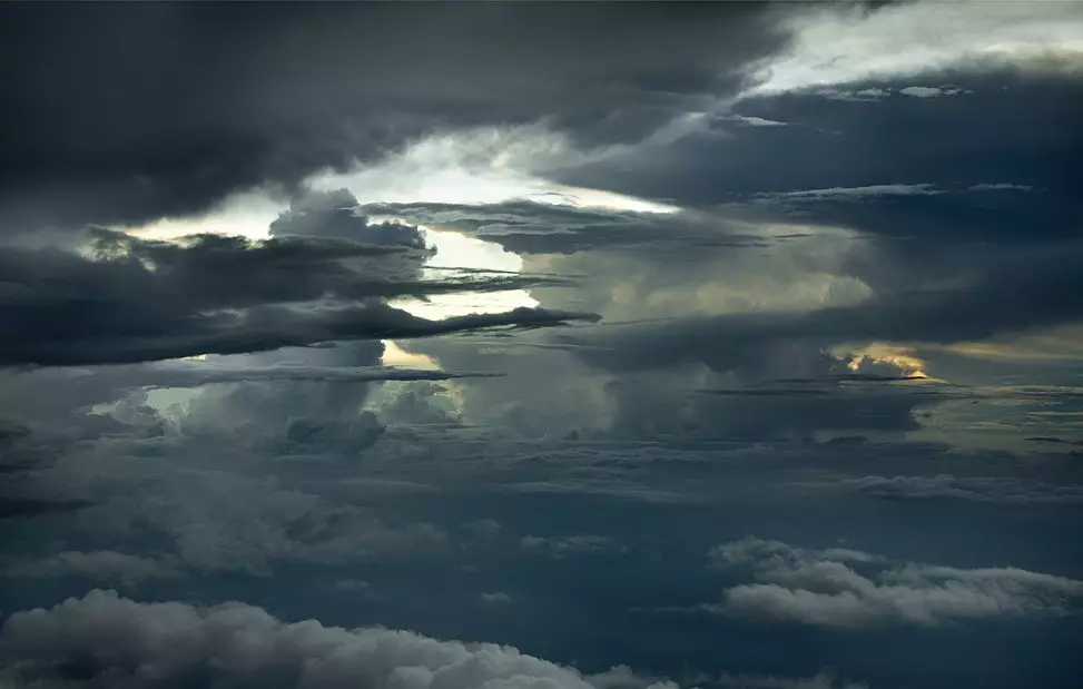 Cloud Photo Photographer Metro taas na may taas na taas