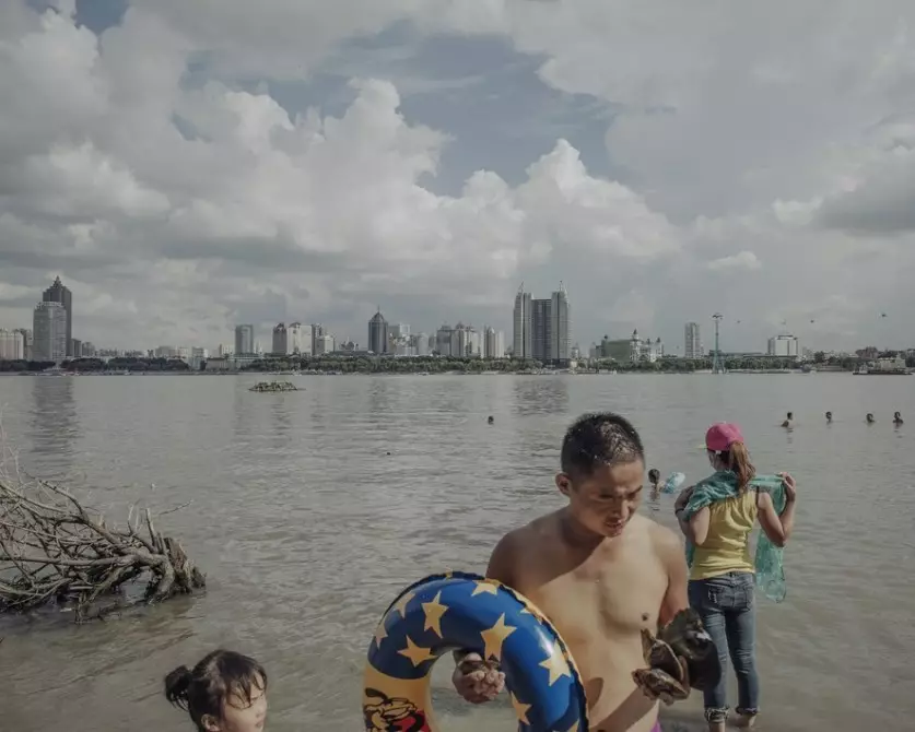 Како живее животот на руско-кинеската граница? Фотограф Davide Monteleone (Davide Monteleone / Chinafile) 10258_11