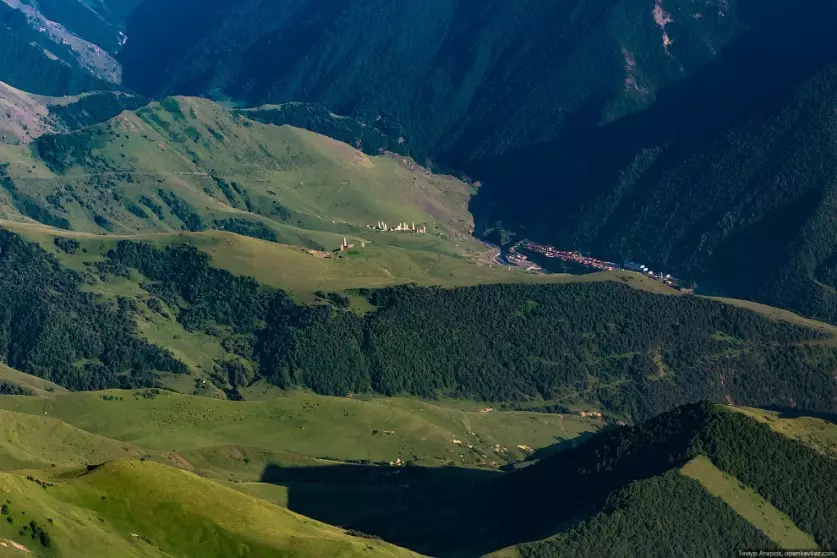 Pejzaĝoj de Ingushetia, Monto Manĝoĉambro. Fotoj de Timur Agirova 10305_13