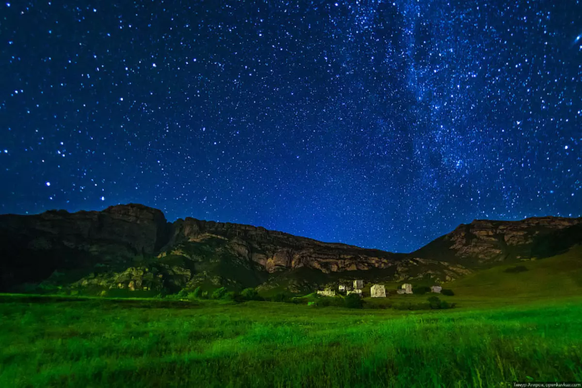 ພູມສັນຖານຂອງ Ingushetia, ຫ້ອງຮັບປະທານອາຫານພູດອຍ. ຮູບພາບຂອງ Timur Agirova 10305_2