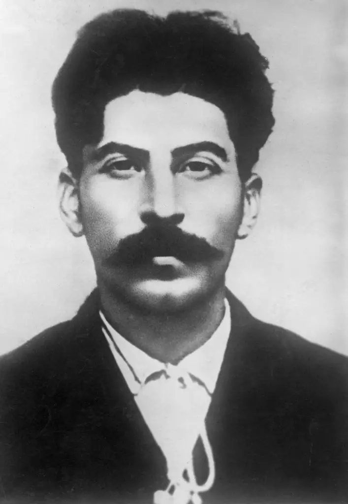 Curious youth of the Gardener of Human Happiness. Stalin in 1894-1919 10519_8