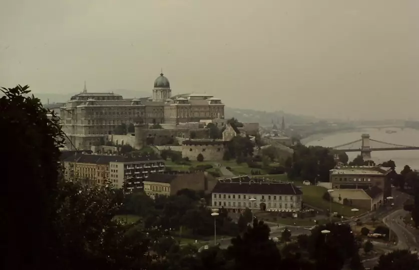 Scracciamento della foto reale nel vecchio Budapest 1975 10691_10