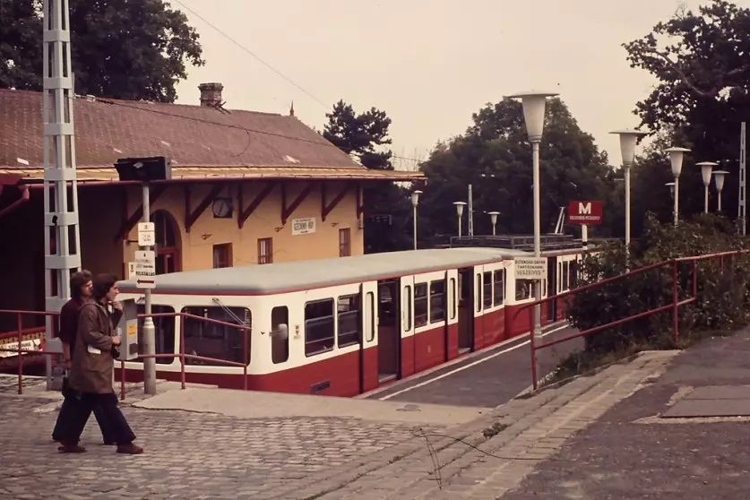 Scracement ya picha halisi katika Budapest ya Kale 1975. 10691_3