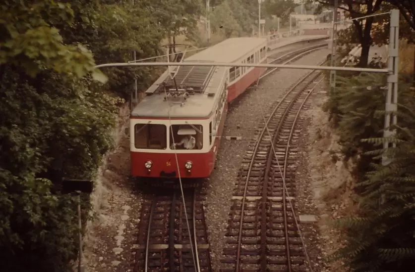 Scracciamento della foto reale nel vecchio Budapest 1975 10691_4