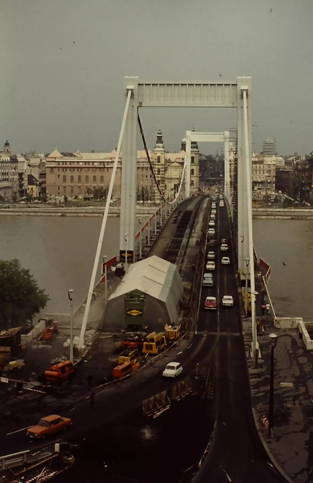 Scracciamento della foto reale nel vecchio Budapest 1975 10691_8