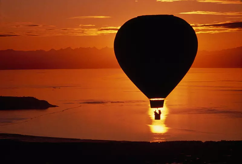 61. Alaska Balloon Flies Over Cook Bay, 1986 Geographic National, Dîrok, Xwezayî, Photography