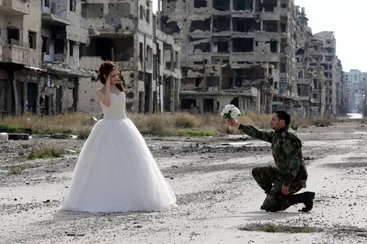 Casamento nas ruínas de Homs, Siria. Fotógrafo Jafar Meray Meray 10862_1