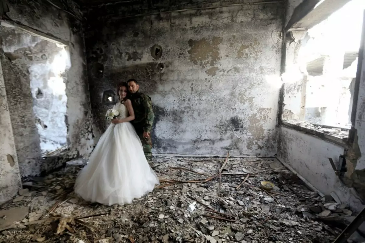 Casamento nas ruínas de Homs, Siria. Fotógrafo Jafar Meray Meray 10862_2