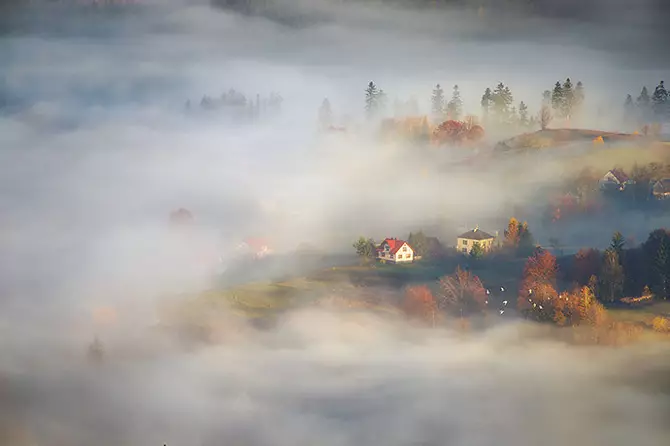 ZAGADOCHNAYA-I-FANTASTICHESKAYA-Krasota-Tumana-Ot-Marchina-Sobasa-Marcin-Sobas-17-Foto