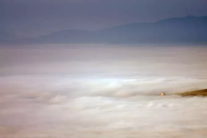 Zagadochnaya-i-Fantastacheskaya-Krasota-tumana-ot-marchina-sobasa-marcin-sobas-17-foto