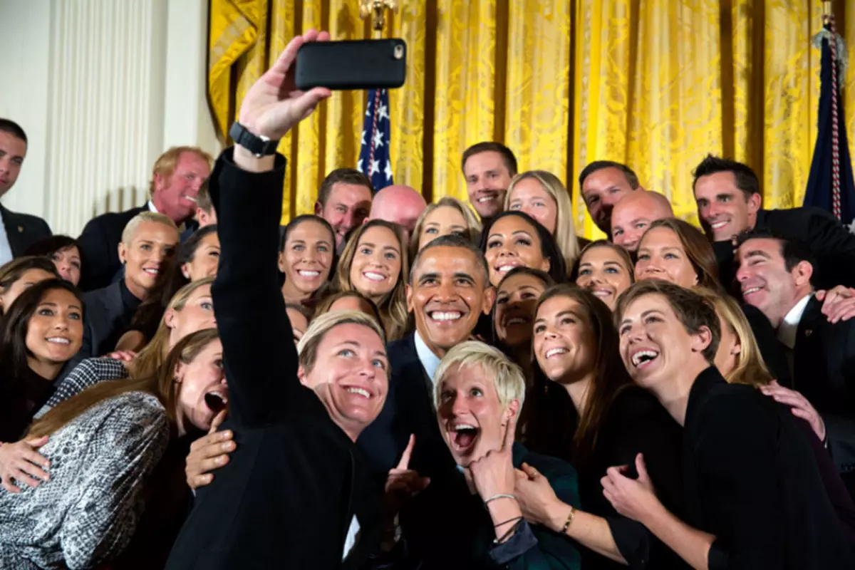 Ezona foto zibalaseleyo kaMongameli wase-US nosapho lwakhe ngo-2015. Photographir Pete Souza (Pete Souza) 11120_14