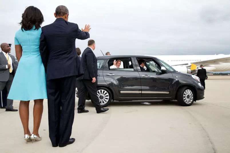 Ezona foto zibalaseleyo kaMongameli wase-US nosapho lwakhe ngo-2015. Photographir Pete Souza (Pete Souza) 11120_15