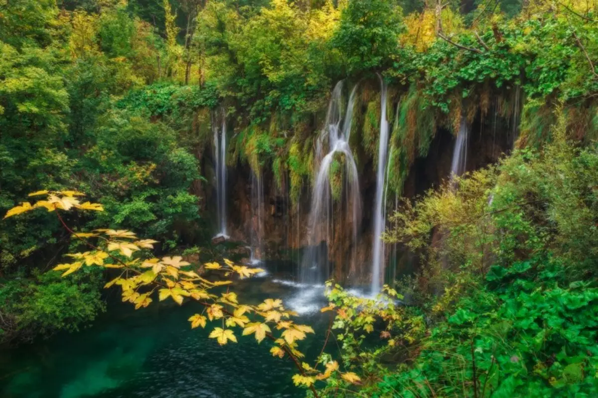 Mga matahum nga lanaw ug mga waterfalls, lasang ug mga bato gikan sa kasingkasing sa Croatia 11503_12