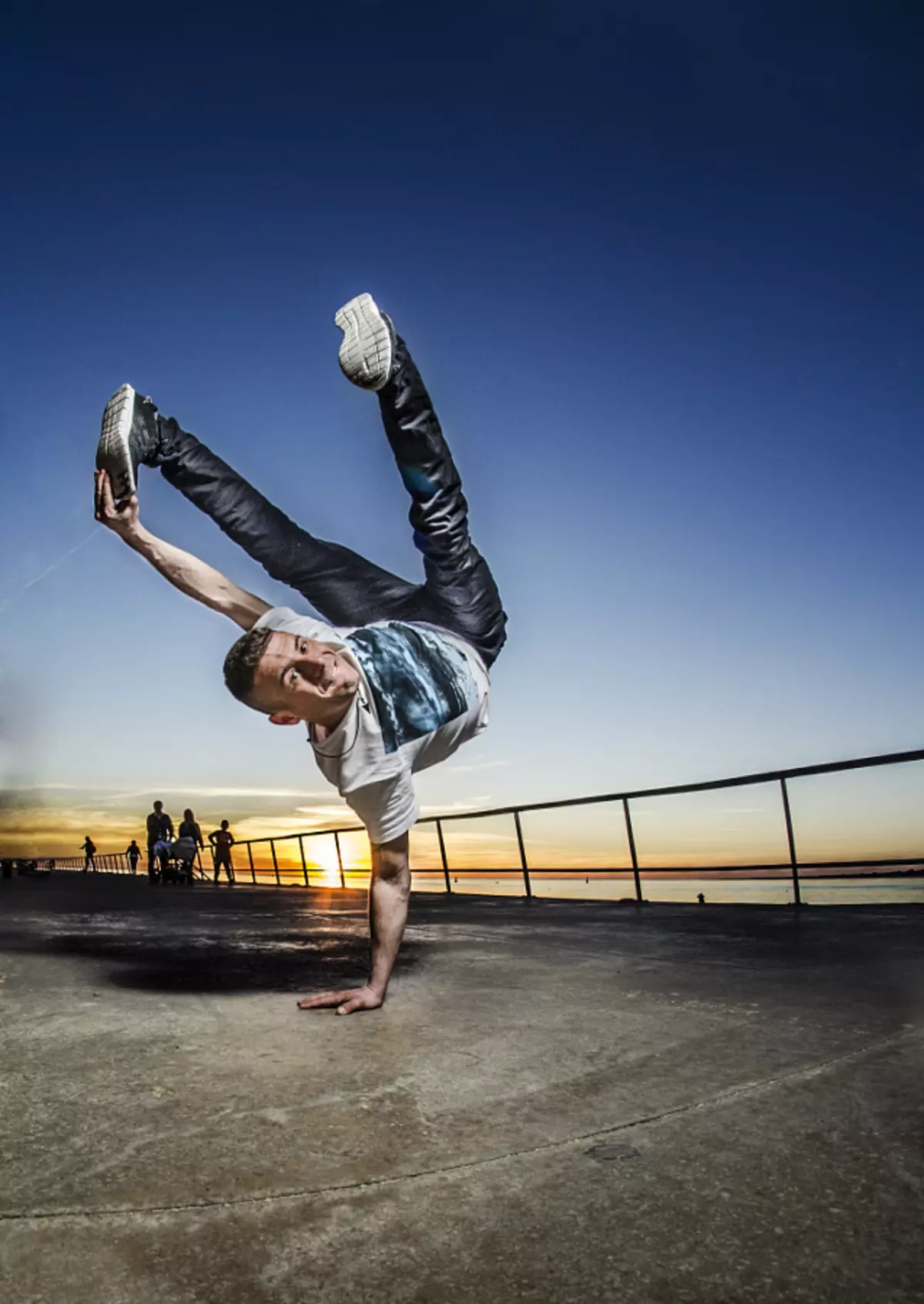 Бийнин сүрөттөрү дүйнөсүндө ... 35 Coolest Break Dance Photos 11726_13