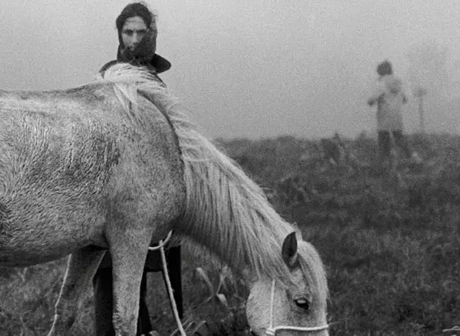 Tradisyon espesyal, rituèl ak kilti nan foto nwa ak blan nan Christina Garcia Rodero