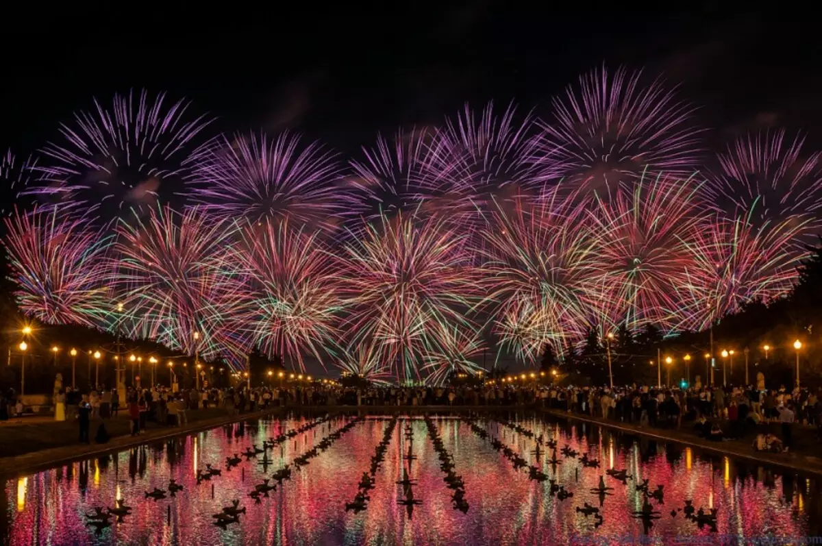 Festival Fireworks 2015 dari jurugambar Alexei Nikolaev 11965_11