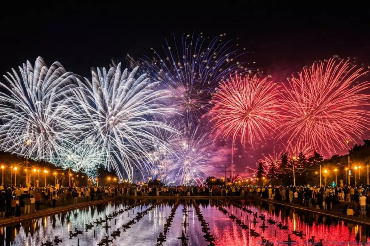 Festival Fireworks 2015 dari jurugambar Alexei Nikolaev 11965_14