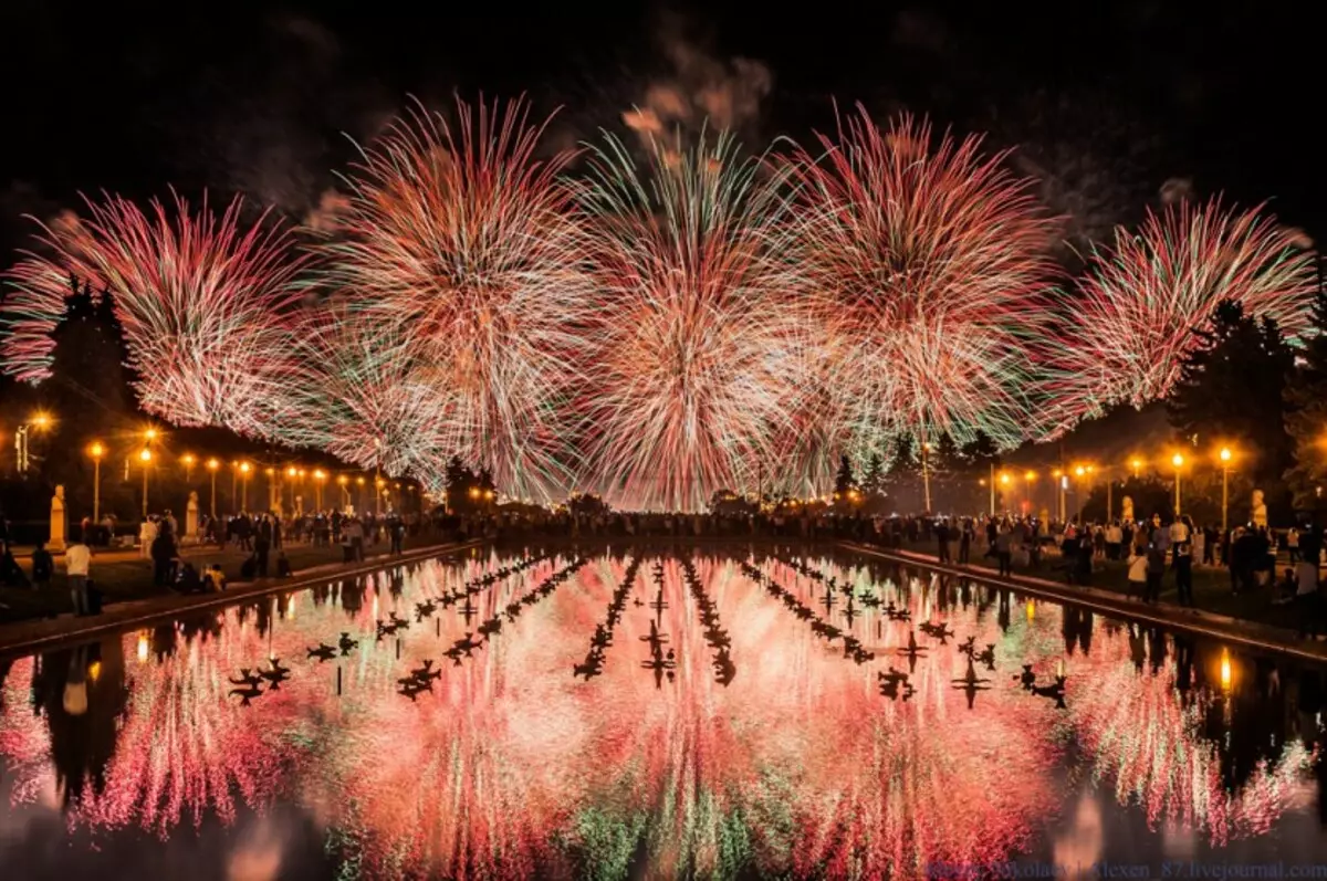 Festival Fireworks 2015 dari jurugambar Alexei Nikolaev 11965_5