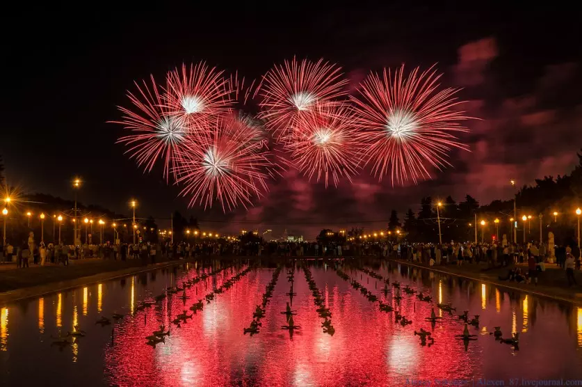 Festival tal-logħob tan-nar 2015 mill-fotografu Alexei Nikolaev 11965_7