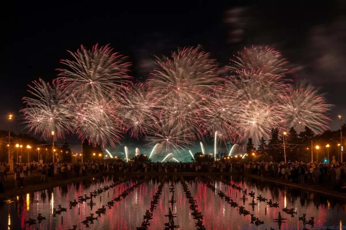 Festival Fireworks 2015 dari jurugambar Alexei Nikolaev 11965_8