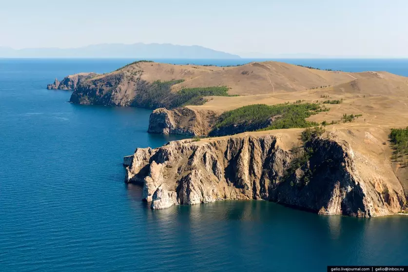 Baikal ຈາກຄວາມສູງ ... ທຸກຊະນິດຂອງພູມສັນຖານໃນເລນຂອງສະຫງ່າລາສີ Stepanov 12368_1