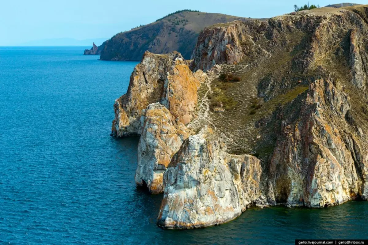 Baikal ຈາກຄວາມສູງ ... ທຸກຊະນິດຂອງພູມສັນຖານໃນເລນຂອງສະຫງ່າລາສີ Stepanov 12368_10