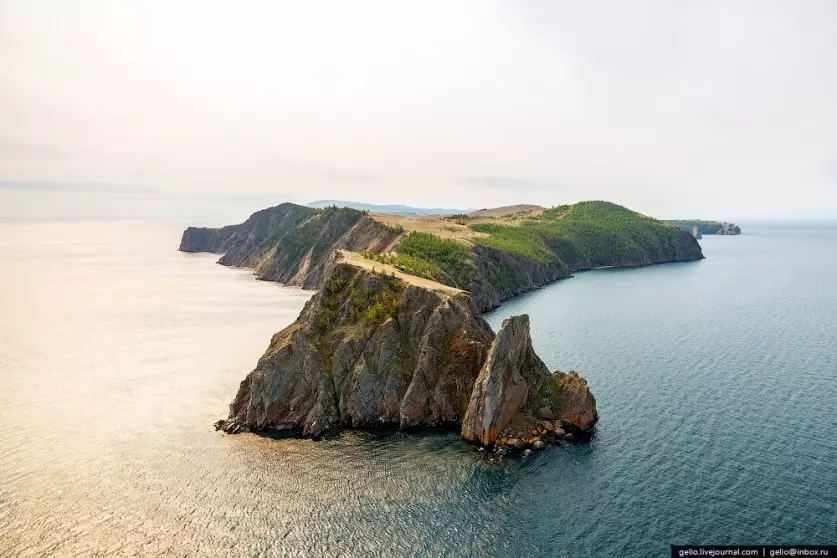 Baikal ຈາກຄວາມສູງ ... ທຸກຊະນິດຂອງພູມສັນຖານໃນເລນຂອງສະຫງ່າລາສີ Stepanov 12368_13