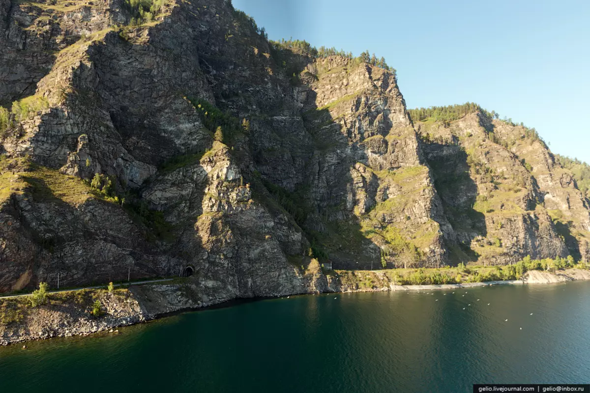 Baikal ຈາກຄວາມສູງ ... ທຸກຊະນິດຂອງພູມສັນຖານໃນເລນຂອງສະຫງ່າລາສີ Stepanov 12368_47