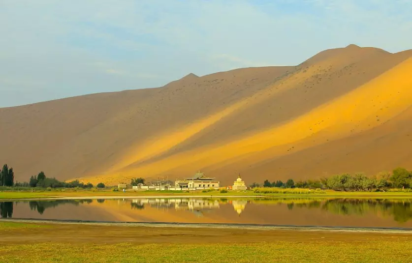 Amazing Natural Wonders ... 25 photos of the largest sand dunes on Earth 12415_11