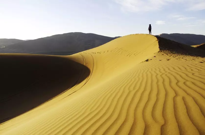 Amazing Natural Wonders ... 25 photos of the largest sand dunes on Earth 12415_9