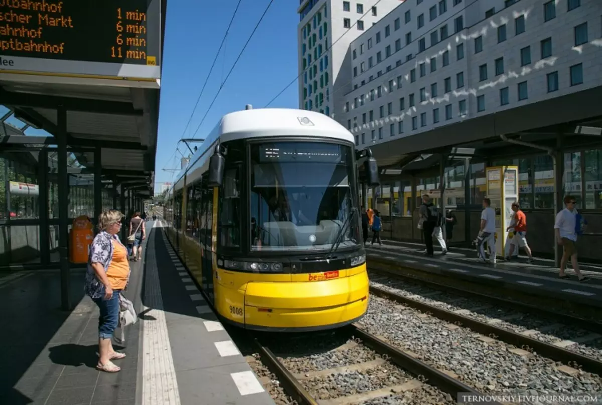 Berlin arkaly ýöre ... dmitriý Teriwerk bilen 12459_13