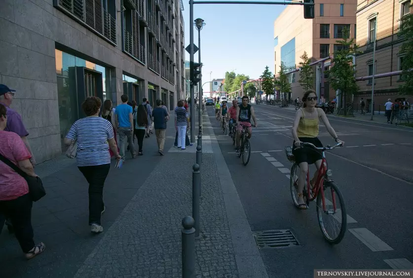 Berlin arkaly ýöre ... dmitriý Teriwerk bilen 12459_6