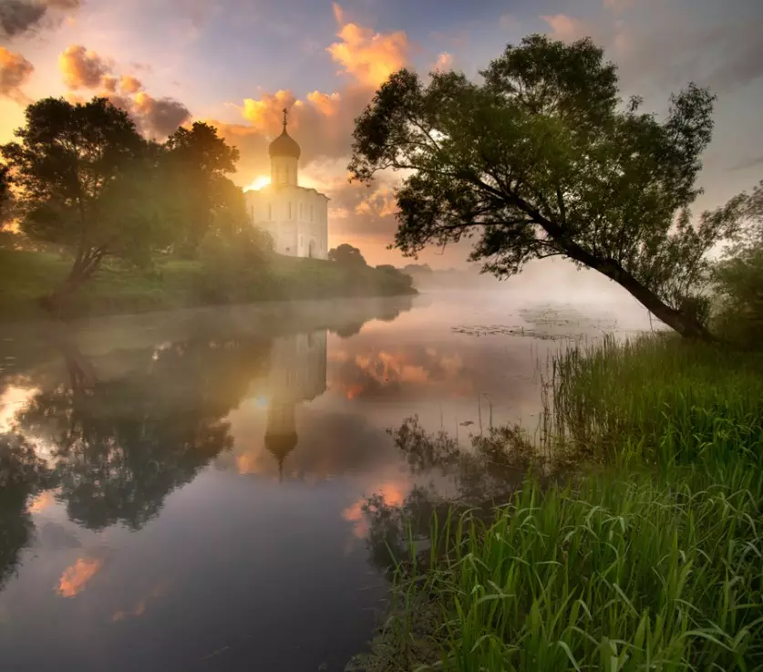 Foto: Eduard Gordeyew-Kirche wird zu Ehren des Urlaubs der in Russland etablierten Pokrov-Virgin geweiht