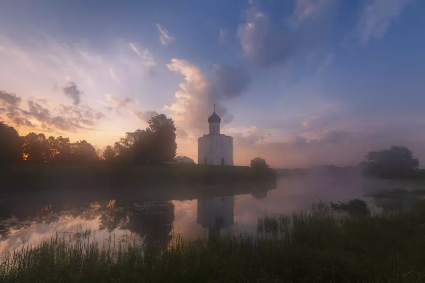 照片：1784年Dmitry Kupratsevich由於Pokrovsk Church Igumen Bogyubova Mont的盈利能力低