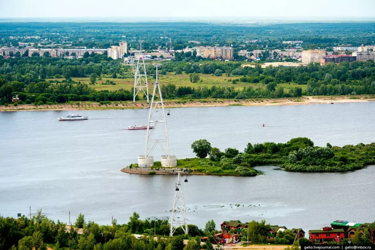 36. Cable de teleférico de Nizhny Novgorod. Este es un tipo alternativo de tráfico de pasajeros además del río.