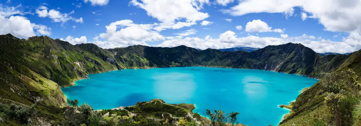 Ọdọ mmiri na Kitotoda Volcano Crate, Ecuador