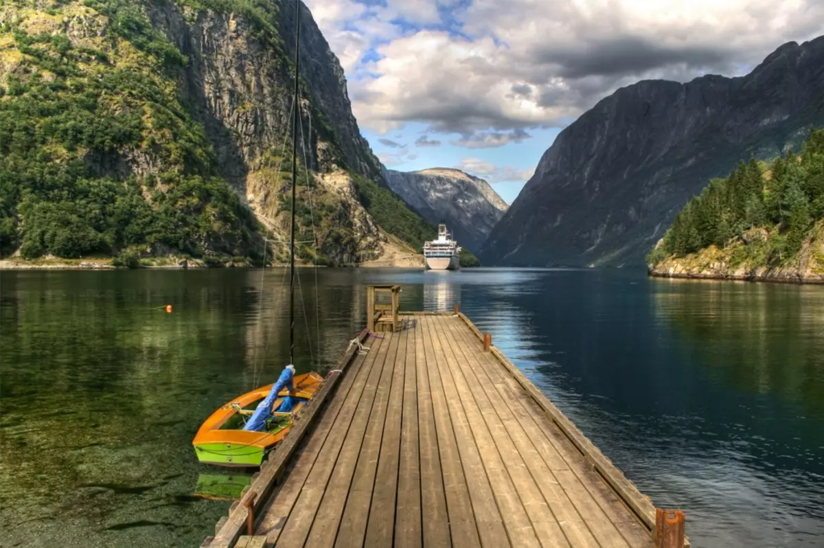 Pier op 'e Lofoten-eilannen.