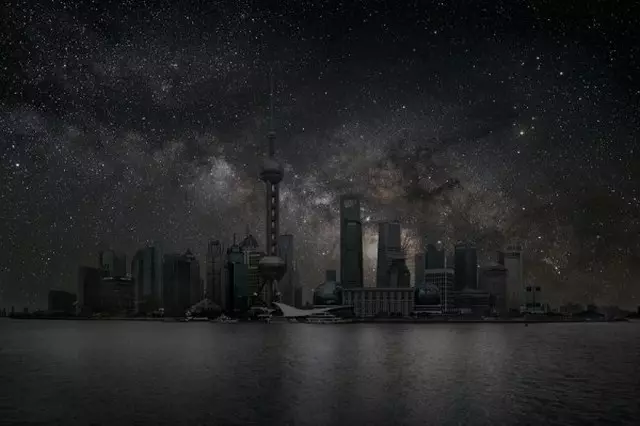 Night Sky Over Megalopolis: Proyek Foto