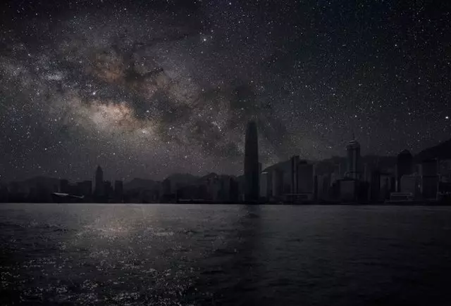 Night Sky Over Megalopolis: Proyek Foto