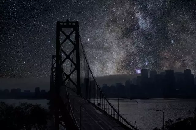 Night Sky Over Megalopolis: Proyek Foto