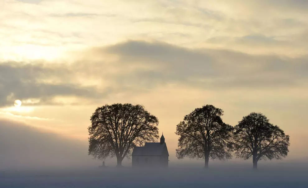 10. Eiffelturninn í þokunni er sérstaklega Epic, 24. janúar 2017. (Photo Franck Fife):