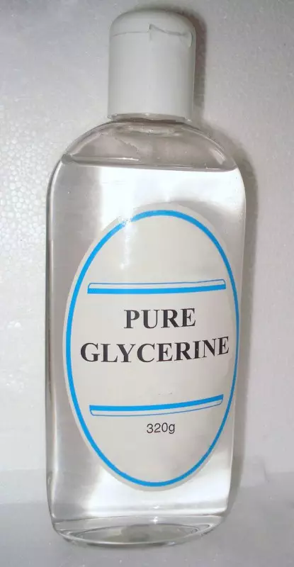 Dajudaju, nitori awọn n ṣe awopọ ni a ṣe nipasẹ awọn ipara ti o tumọ si ati glycerin. Lati ṣe eyi, nilo akọkọ lati rii daju pe