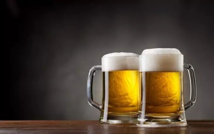 Beer Foam dalam iklan sentiasa sempurna.