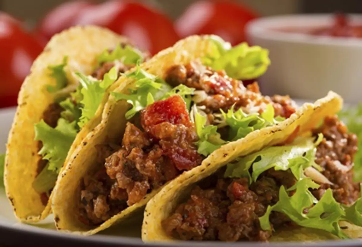 Awọn tacos idunnu pẹlu ẹran minced ko ṣe eran.