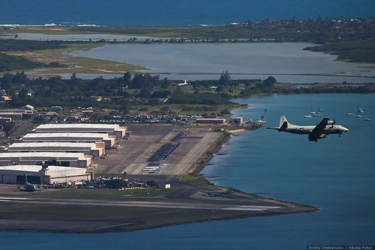 17. Container Terminal op der Sandy Island.