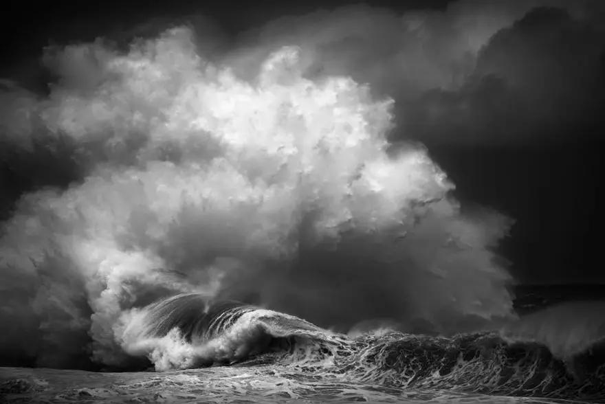 Maestoso potere delle onde dell'oceano in fotografie Luke Shadbolt